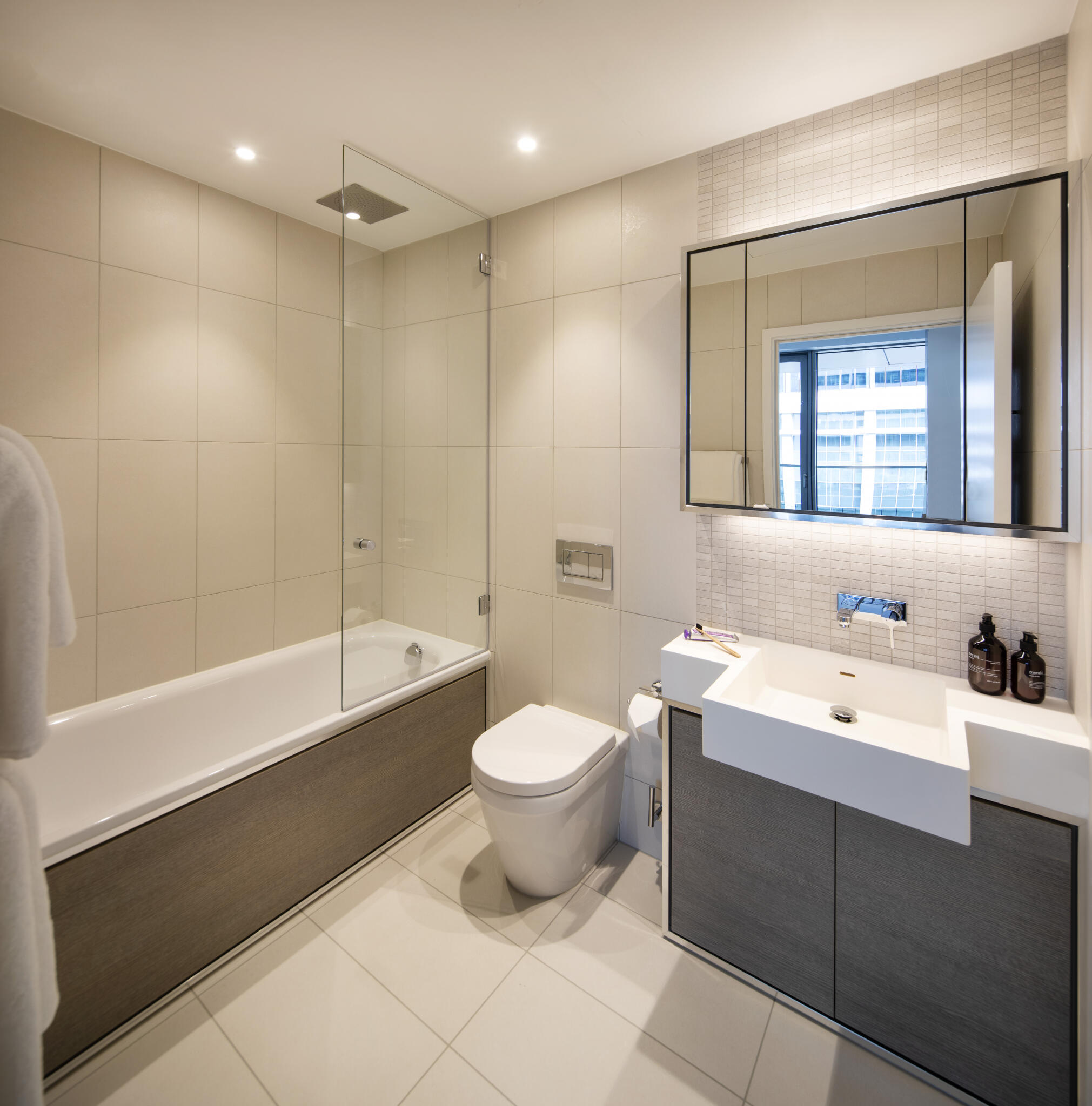 HomeViews | 8 Water Street, E14 Reviews