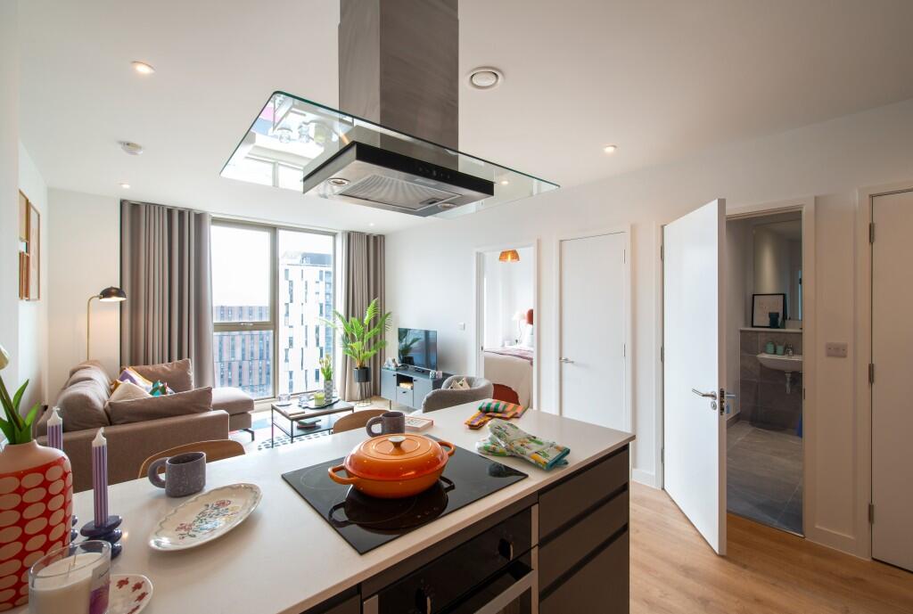 HomeViews | Eda, M50 Reviews